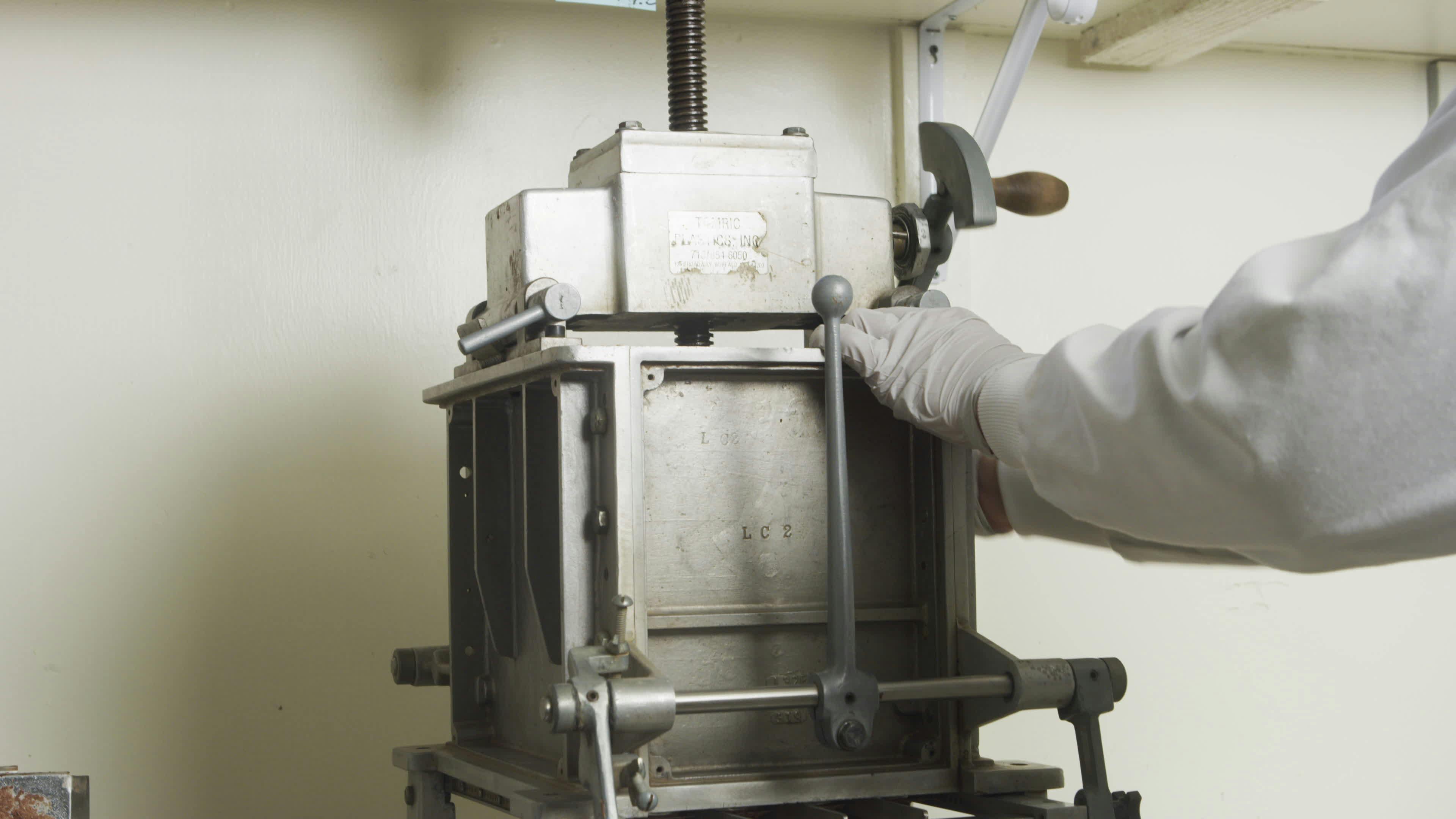 Discover chocolate-factory, a story-driven footage | Artlist