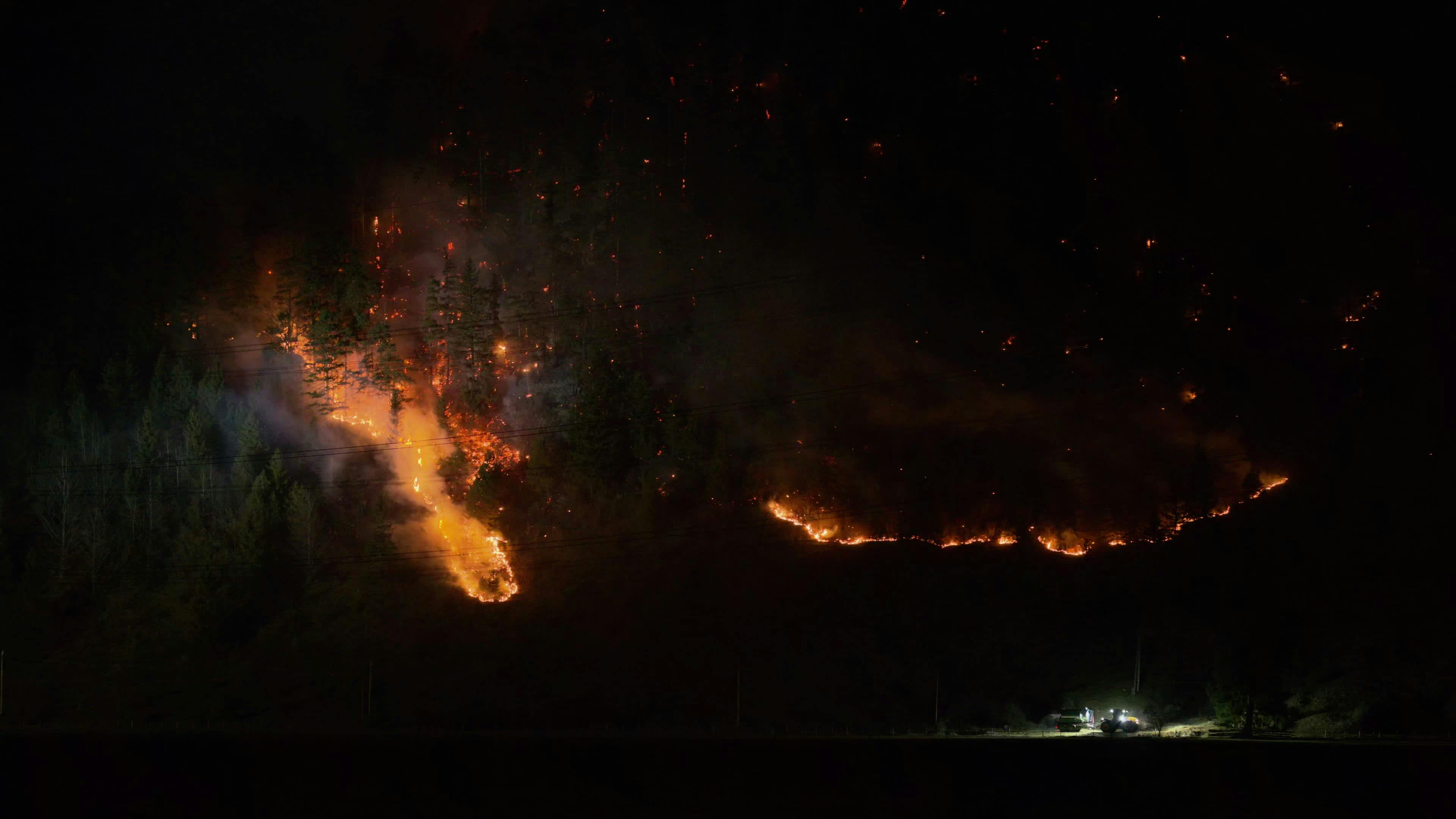 Discover wildfire-at-night, a story-driven footage | Artlist