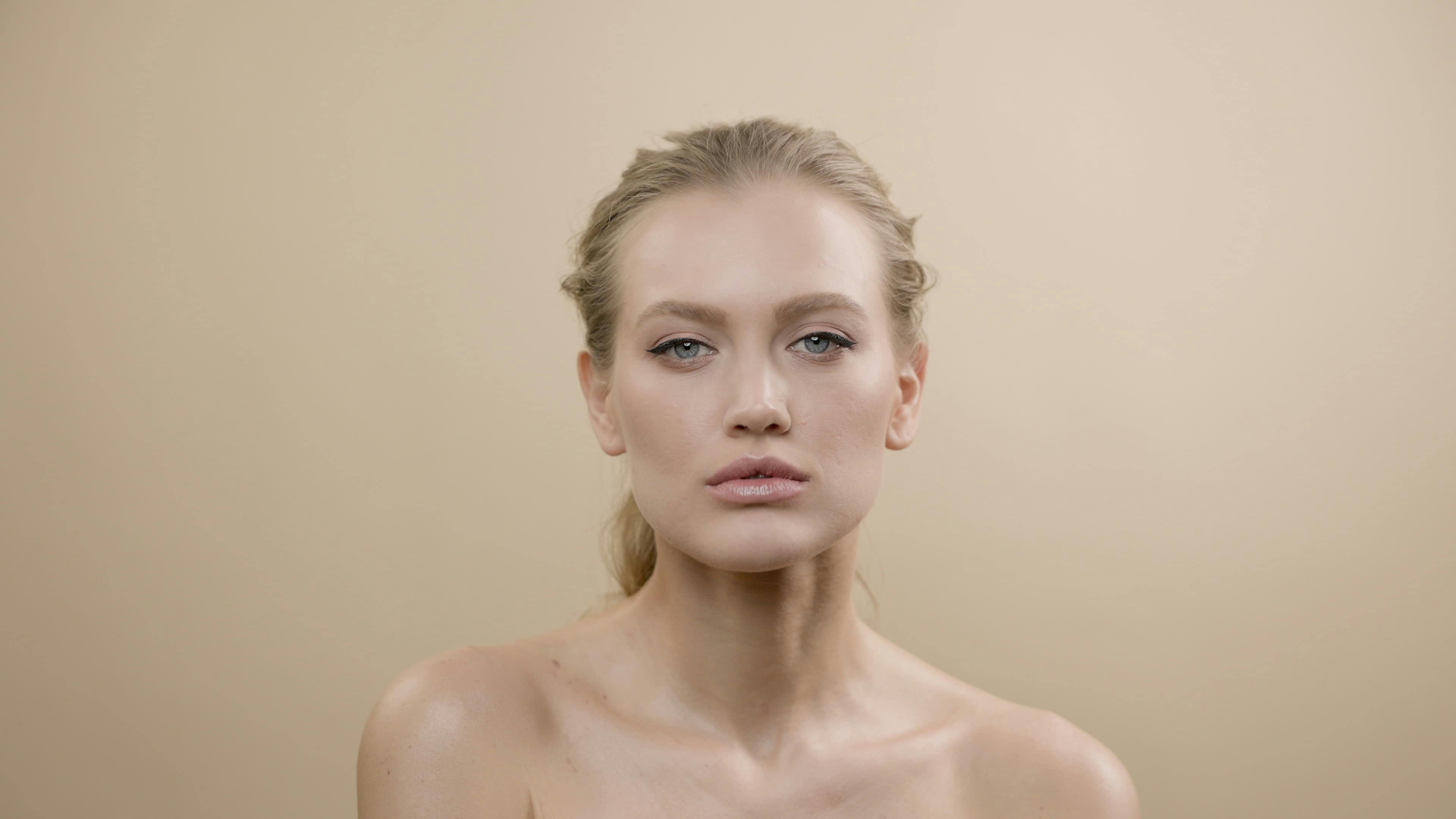 Discover face-modeling, a story-driven footage | Artlist