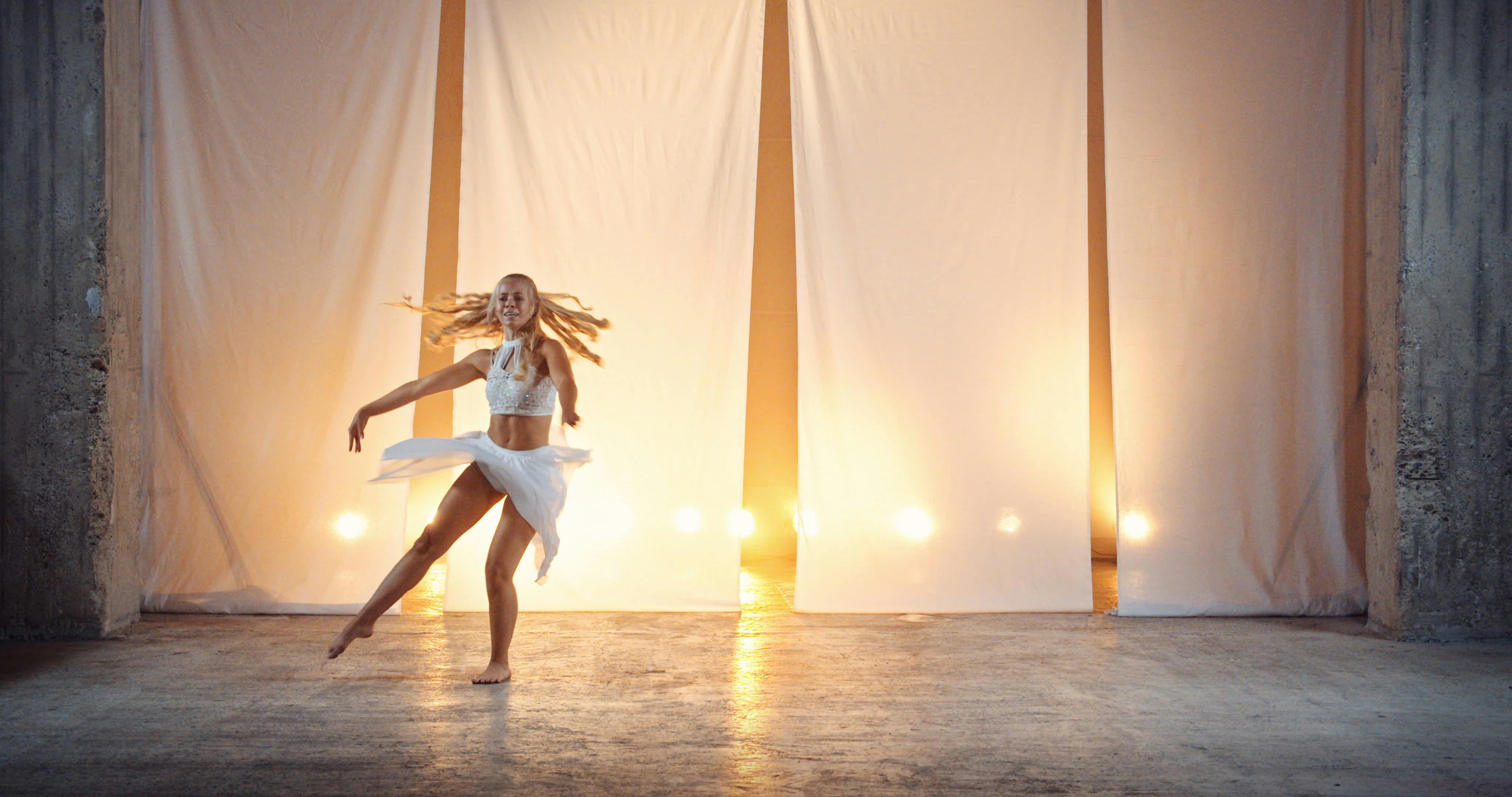 Discover stage-performance, a story-driven footage | Artlist