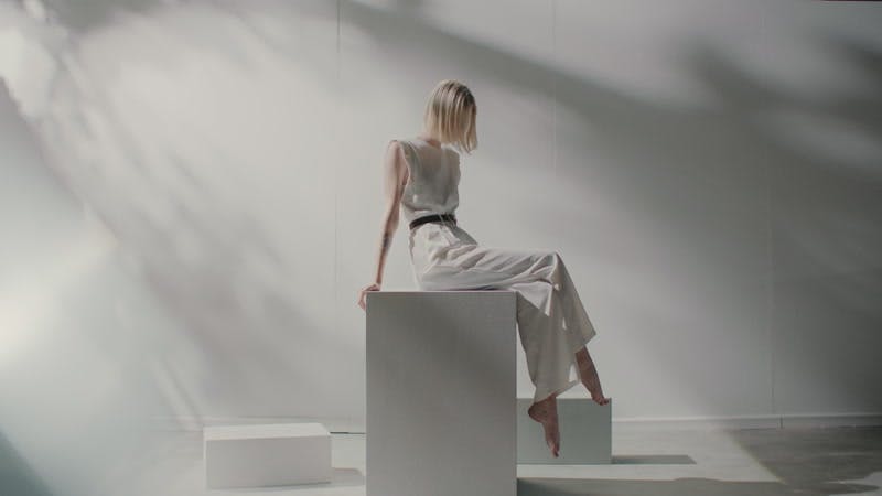 Model, Woman, Cube, White by Ira Belsky – Stock Footage | Artlist