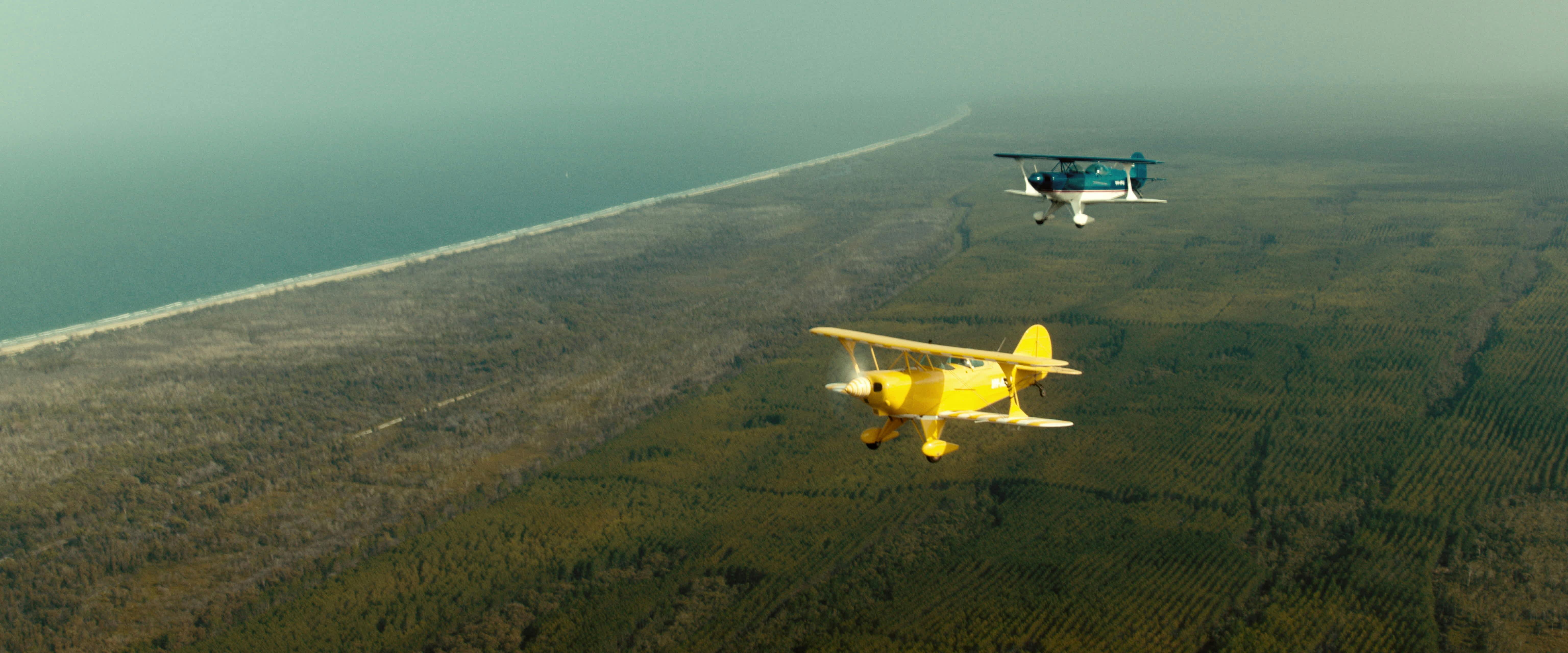 Discover light-flight-air-to-air, a story-driven footage | Artlist