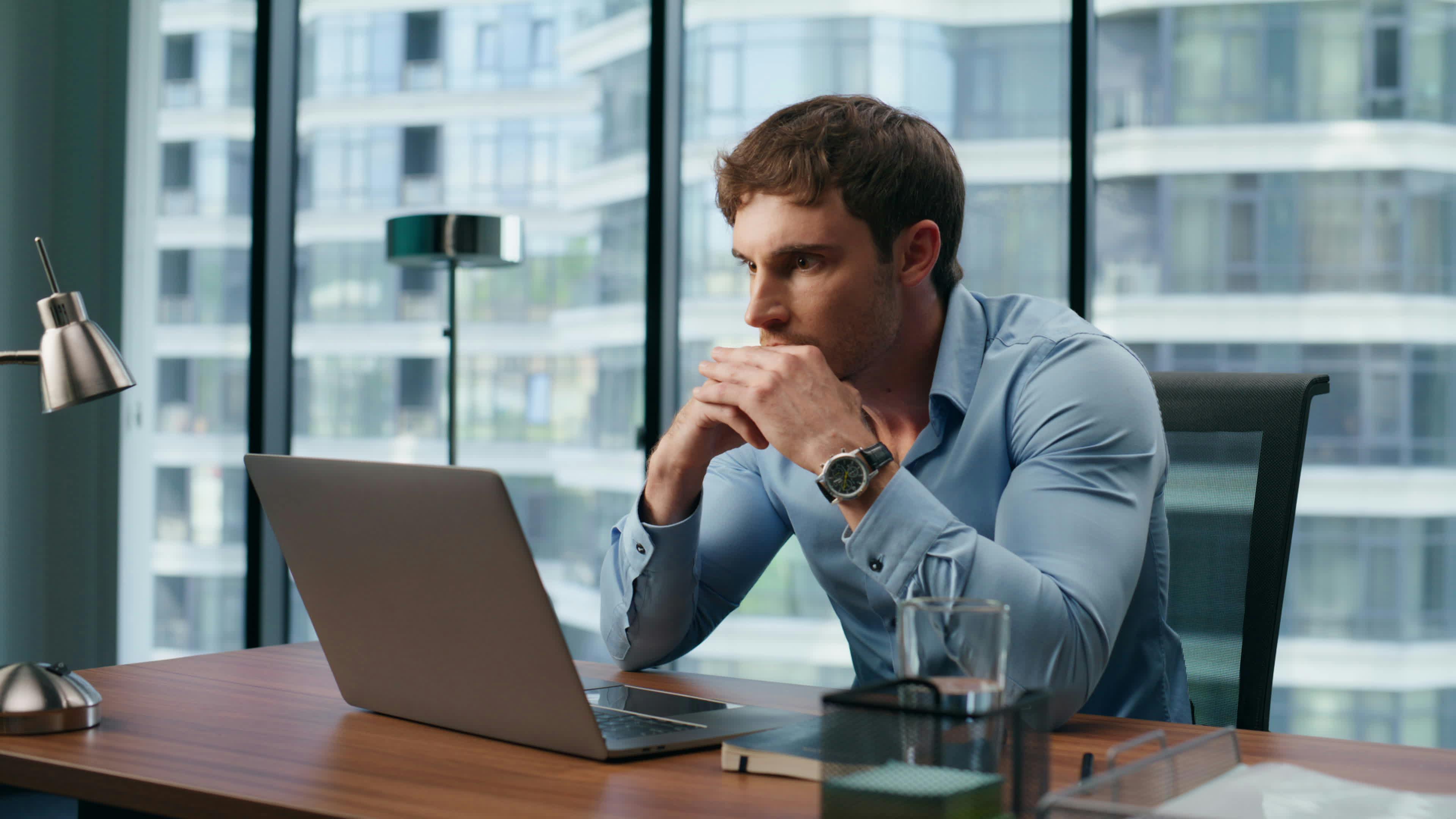 Discover office-worker-at-work, a story-driven footage | Artlist