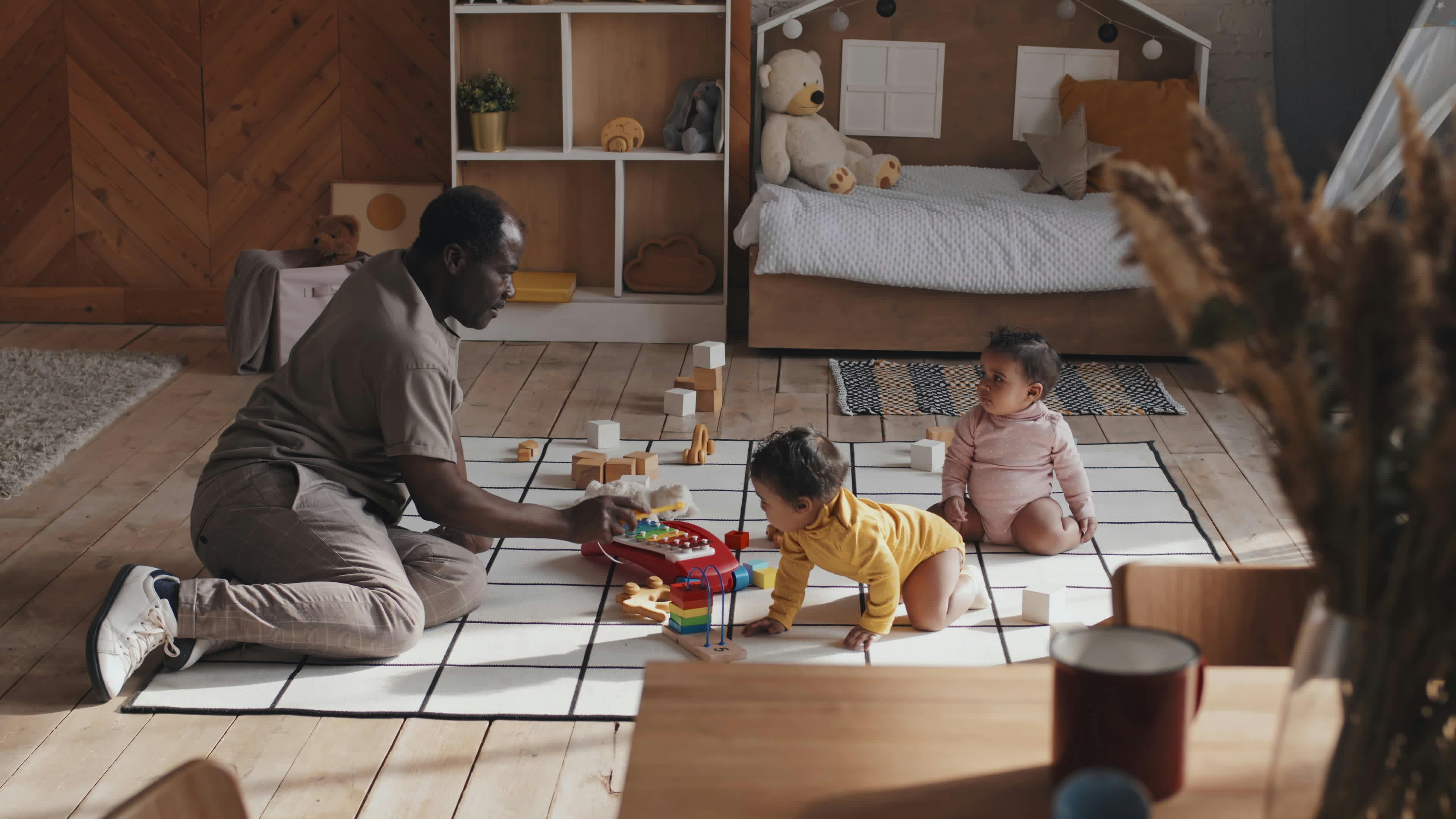 Discover dad-with-kids-at-home, a story-driven footage | Artlist