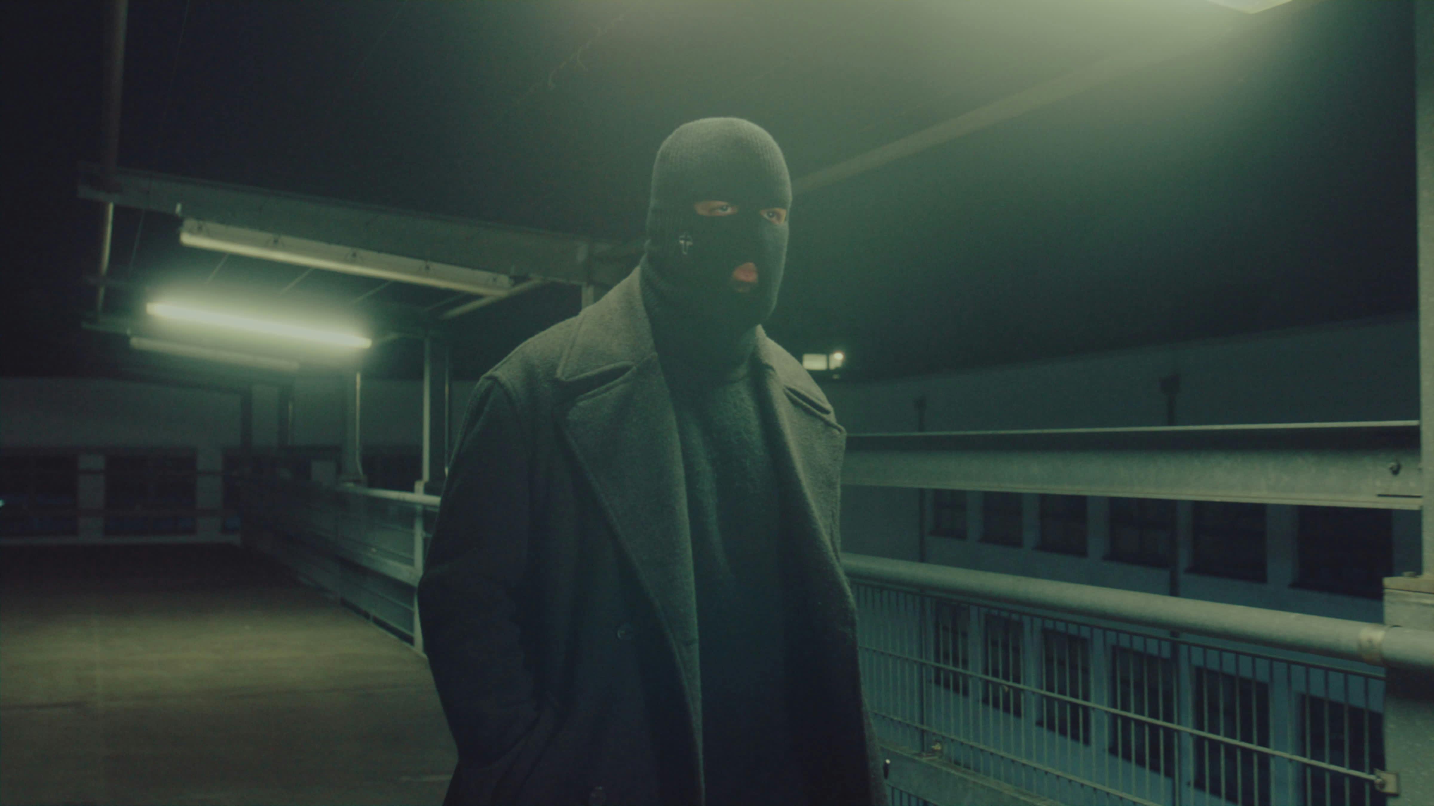 Discover bank-robber, a story-driven footage | Artlist