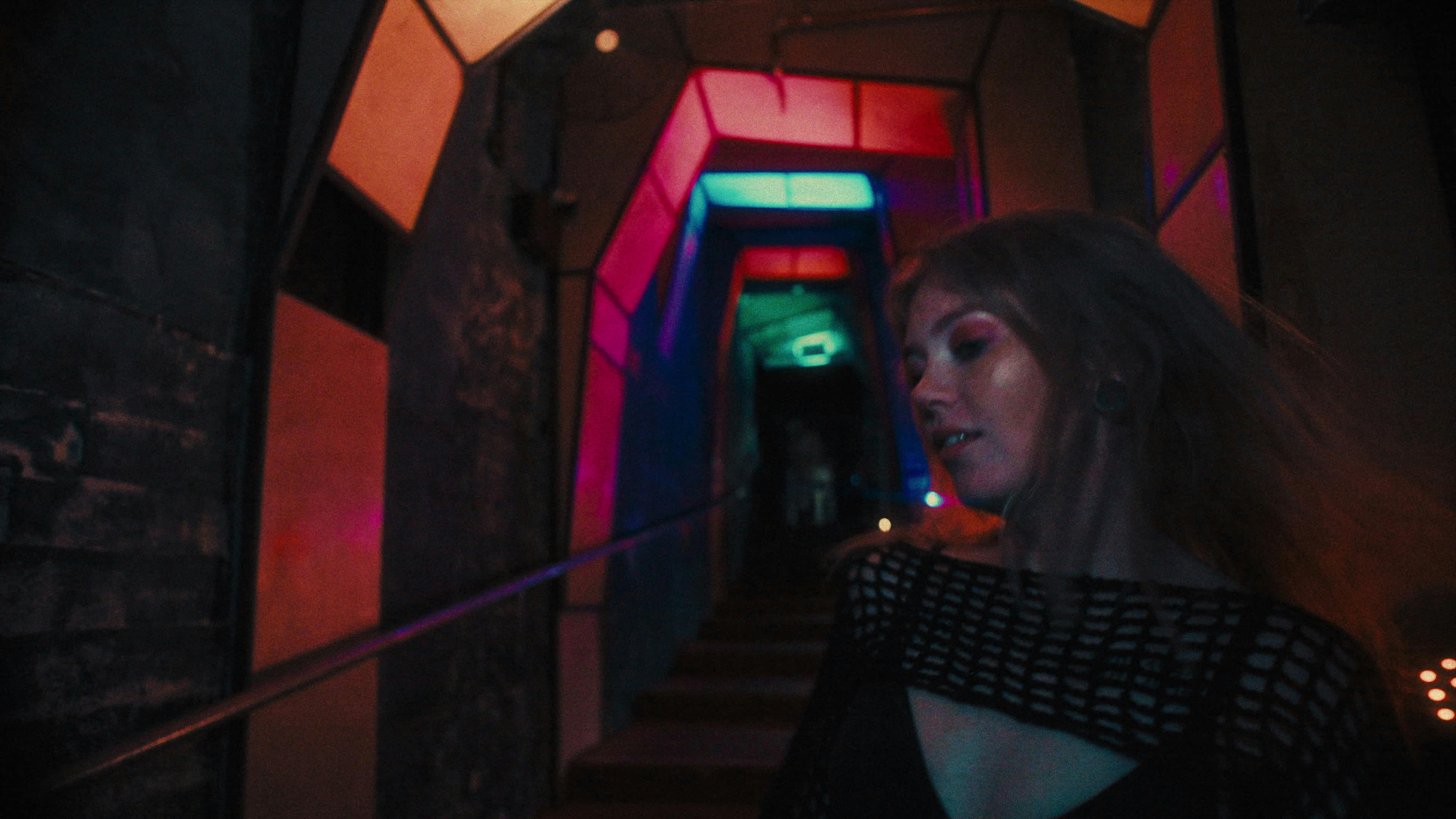 Discover social-night-out, a story-driven footage | Artlist