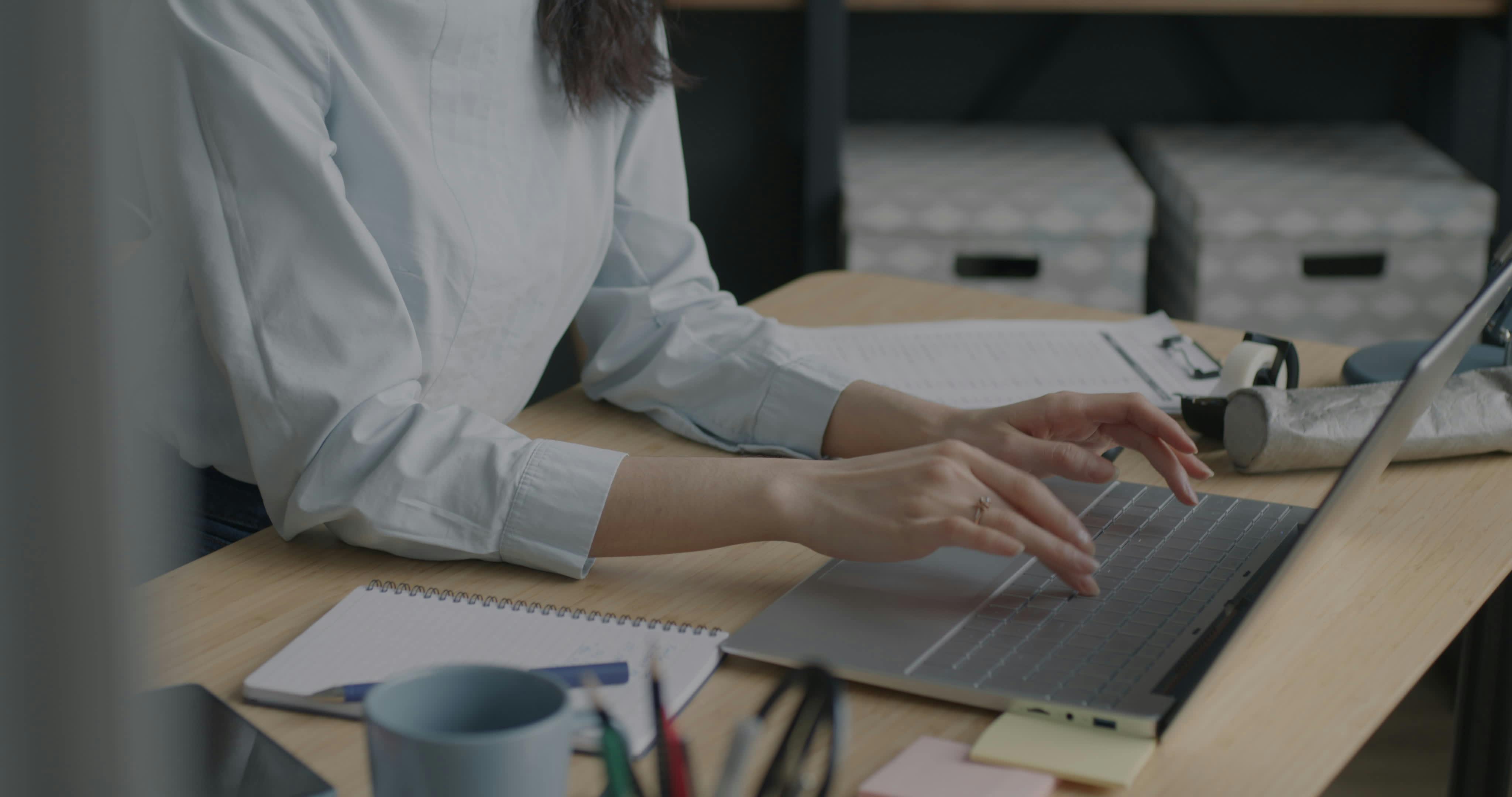 Discover everyday-office-routine, a story-driven footage | Artlist