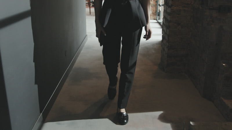 Shadow , Legs, Businesswoman , Clipboard by Pressmaster – Stock Footage | Artlist