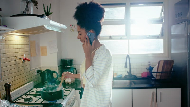 Talking, Pot, Woman, Smartphone by Yuki Film – Stock Footage | Artlist