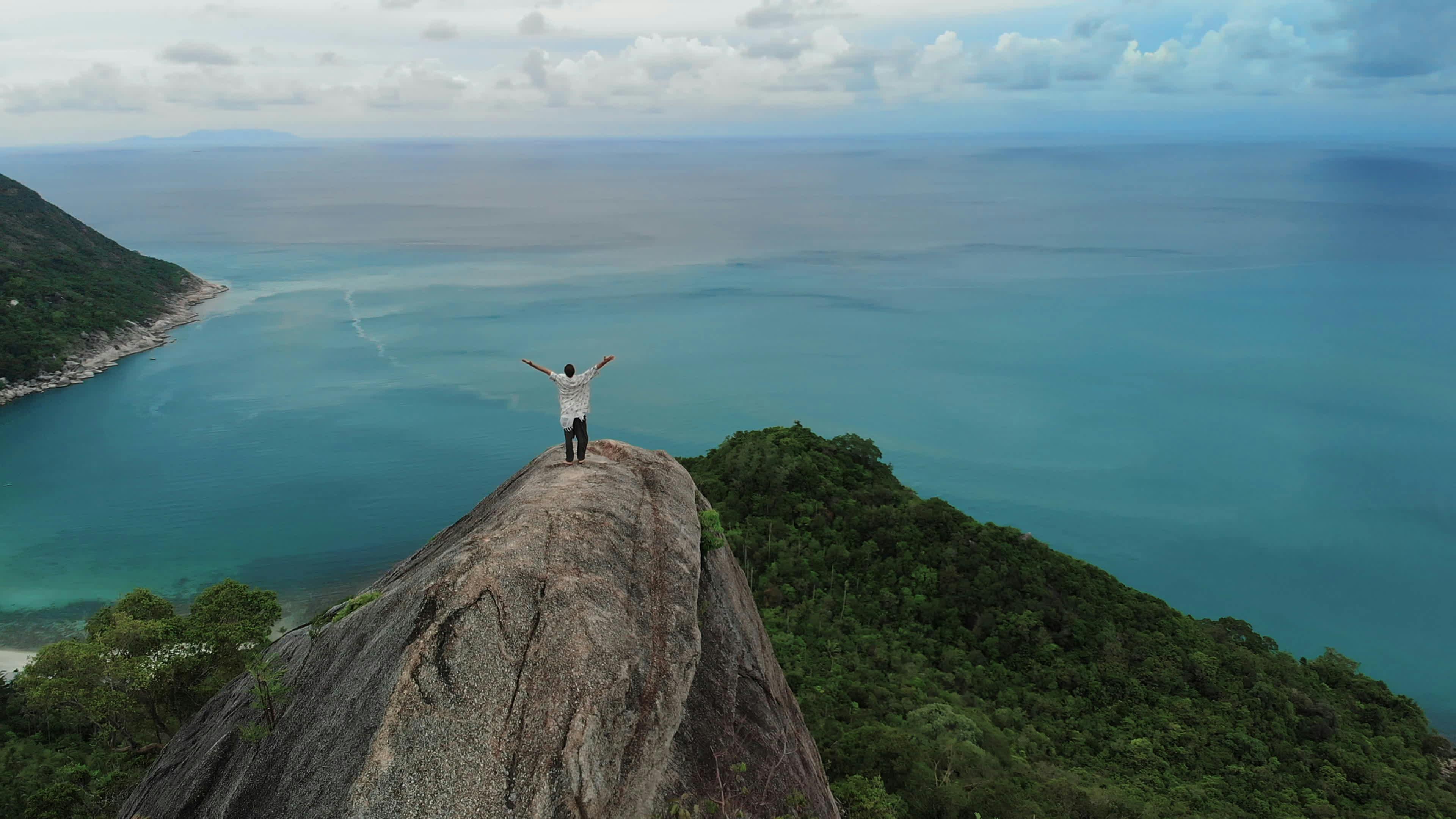 Discover jungle-wandering, a story-driven footage | Artlist