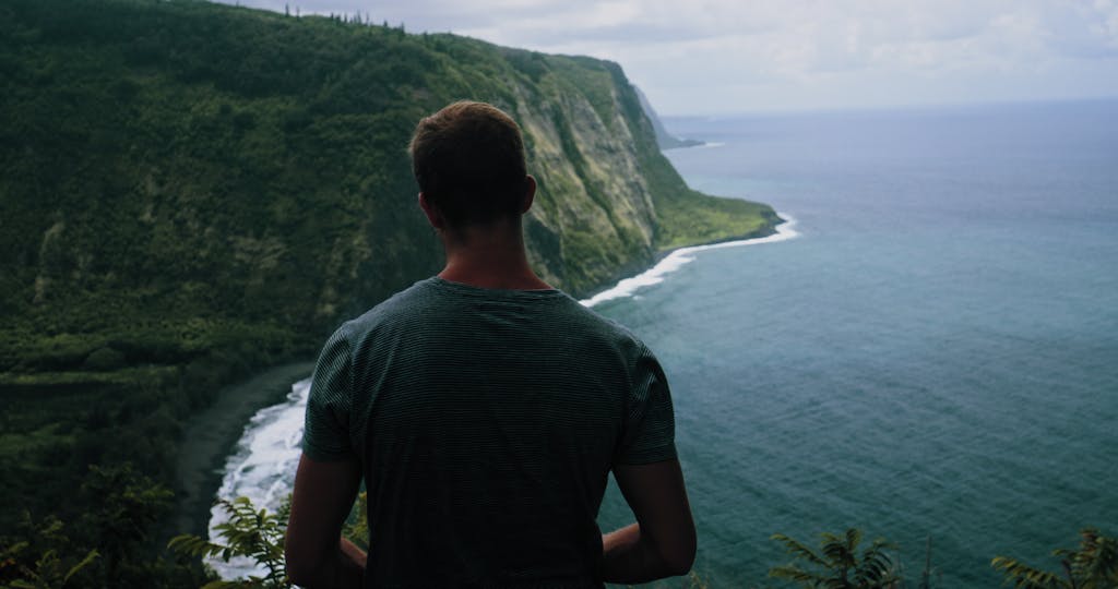 Discover alone-on-an-island, a story-driven footage | Artlist