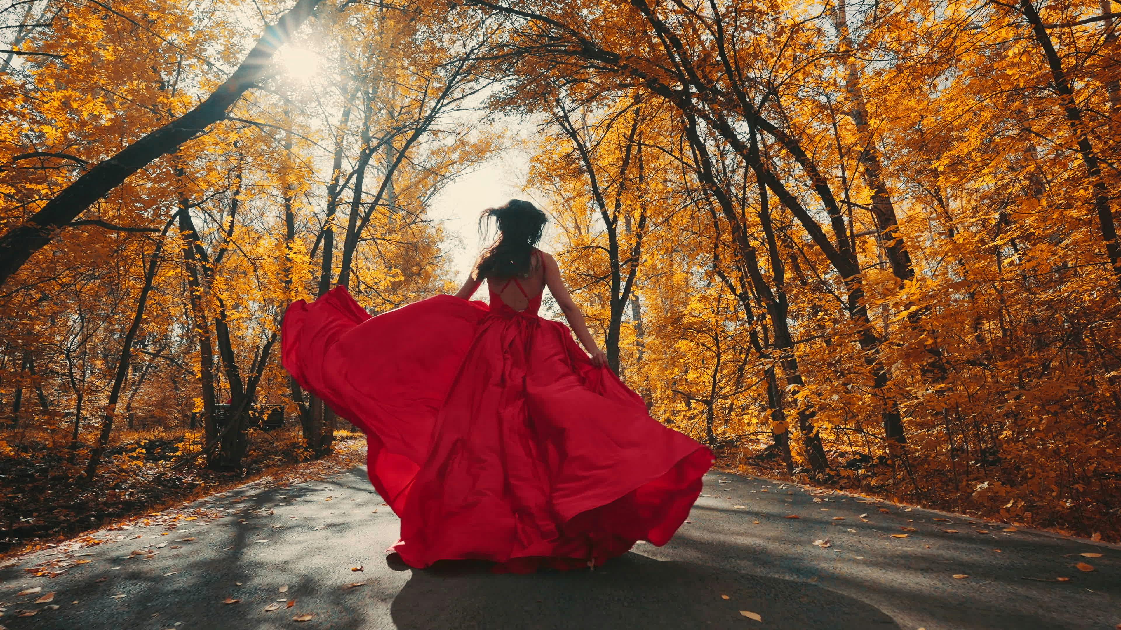 Discover modeling-autumn, a story-driven footage | Artlist