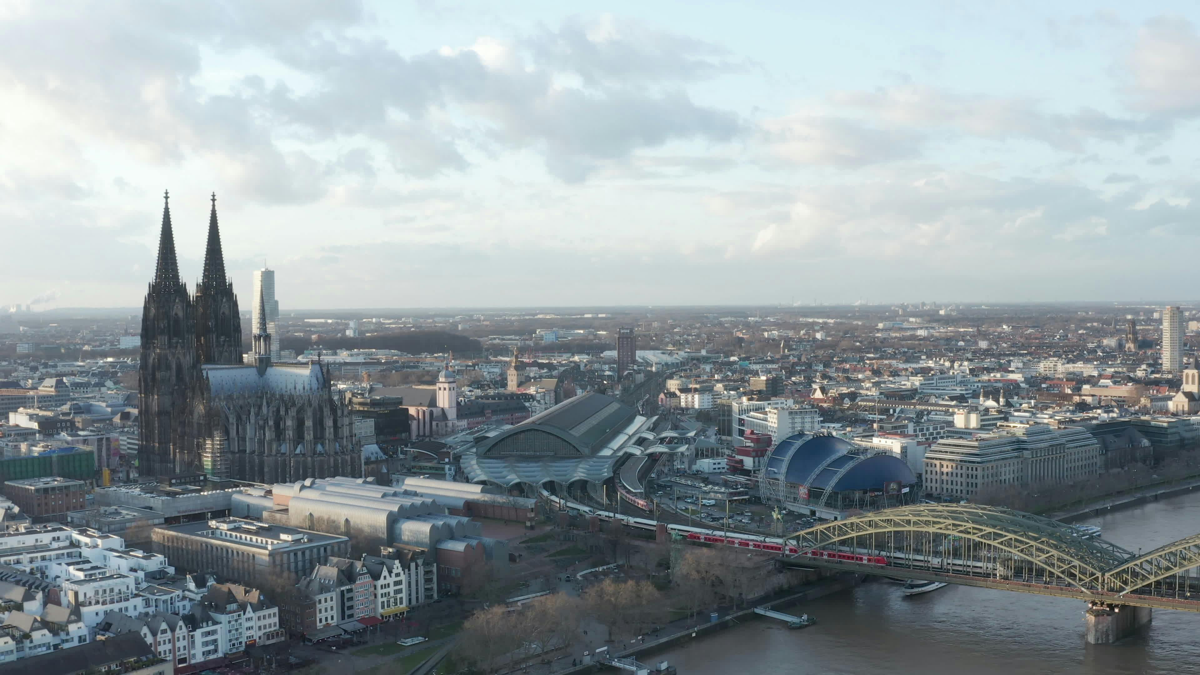 Establishing shots Footage Collections | Artlist