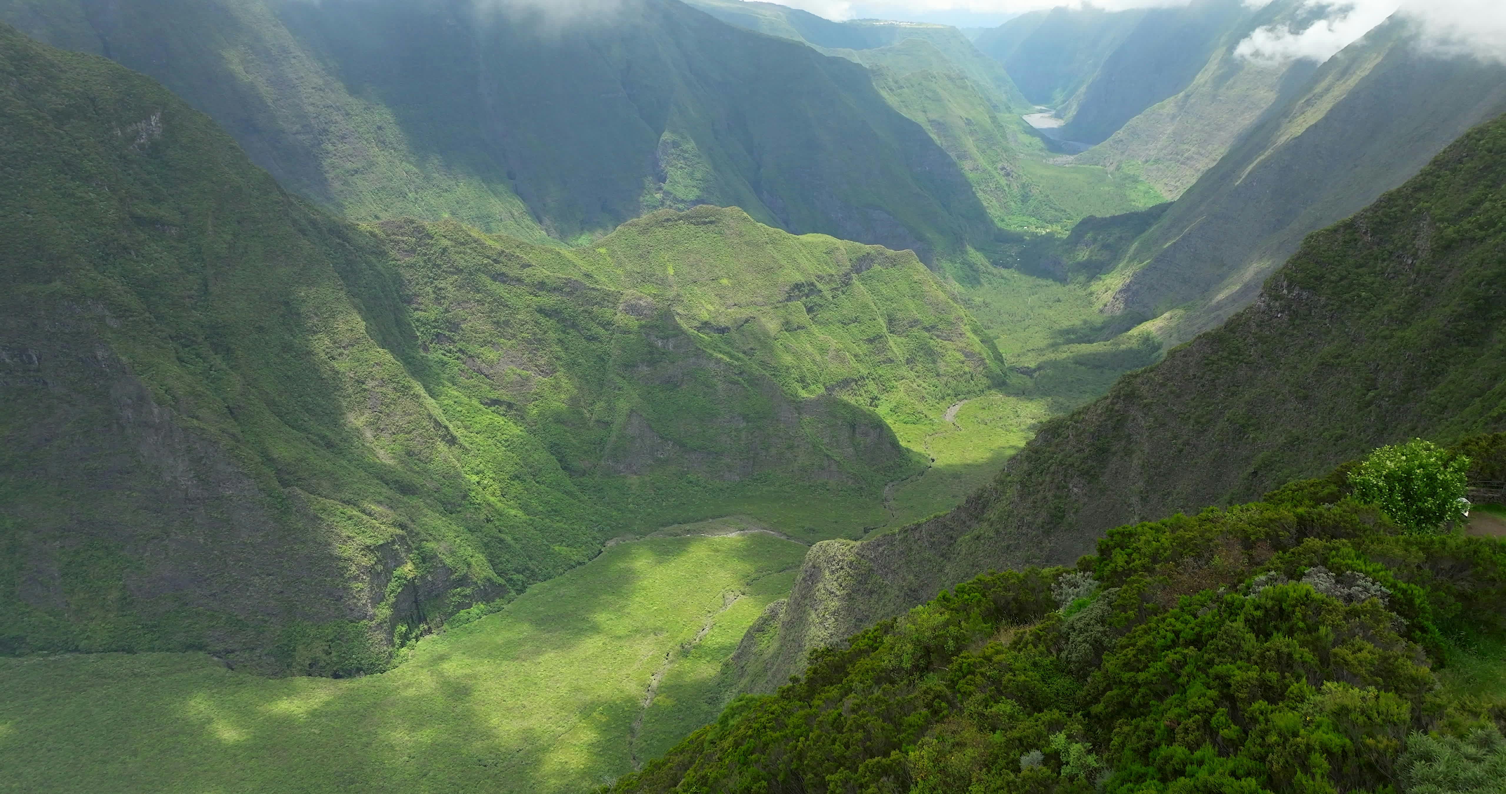 Discover reunion-island-landscapes, a story-driven footage | Artlist