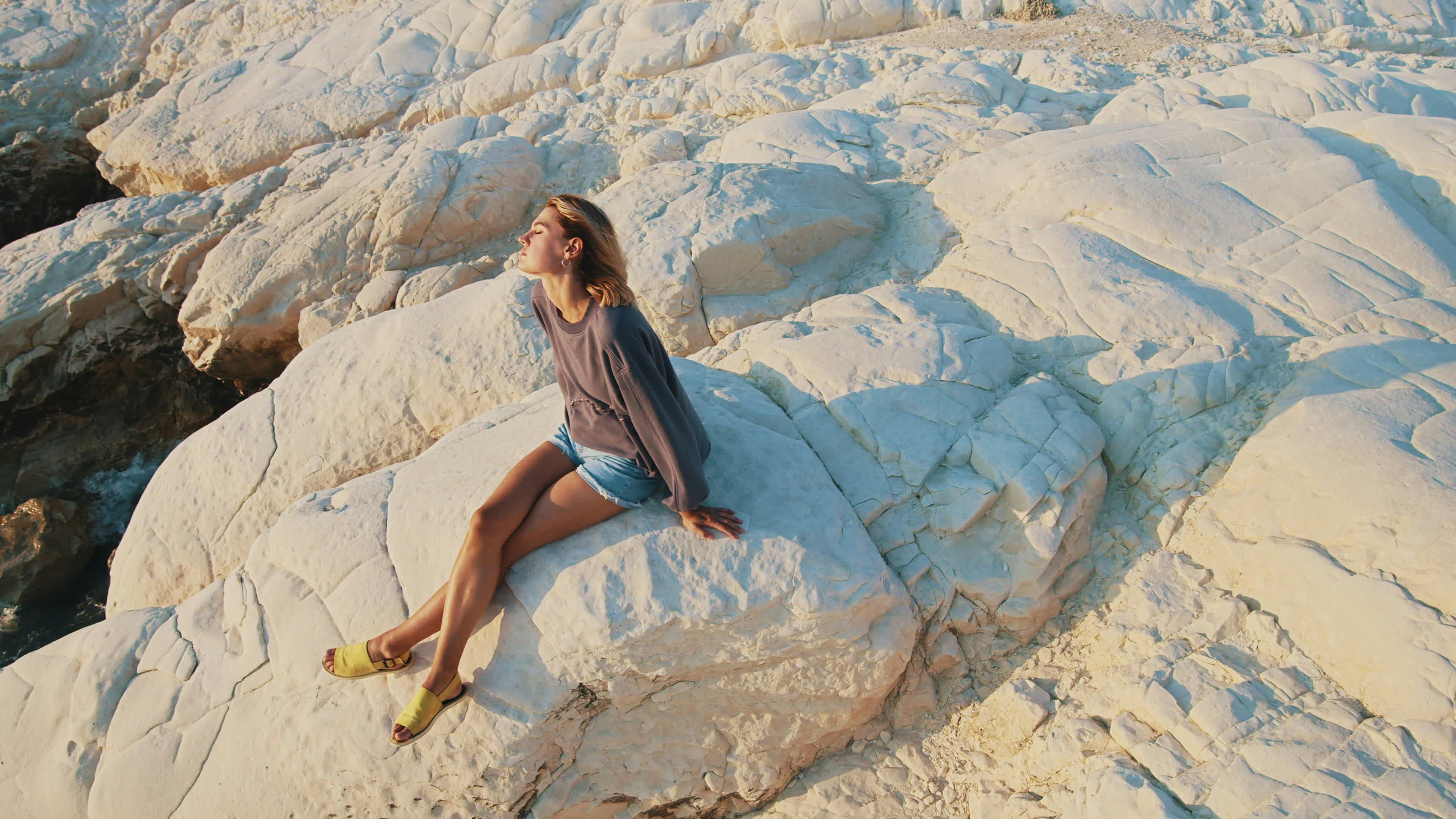 Discover modeling-on-the-beach, a story-driven footage | Artlist