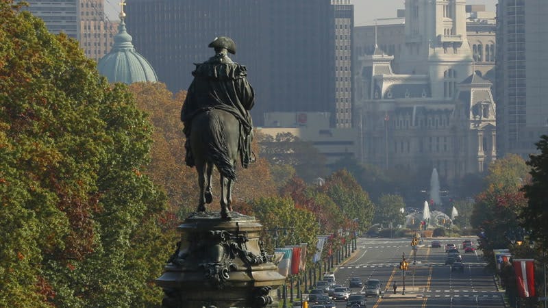Pennsylvania, Cars, Road, Statue by Cinema Ninja – Stock Footage | Artlist