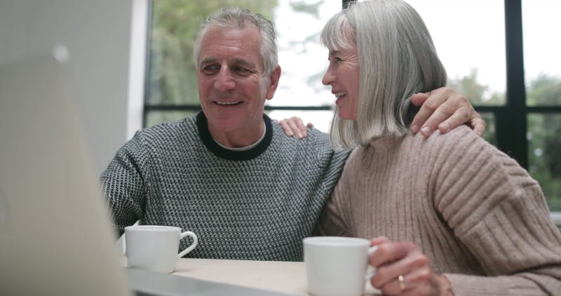 Looking, Computer, Laptop, Couple by Erwin de Boer – Stock Footage | Artlist